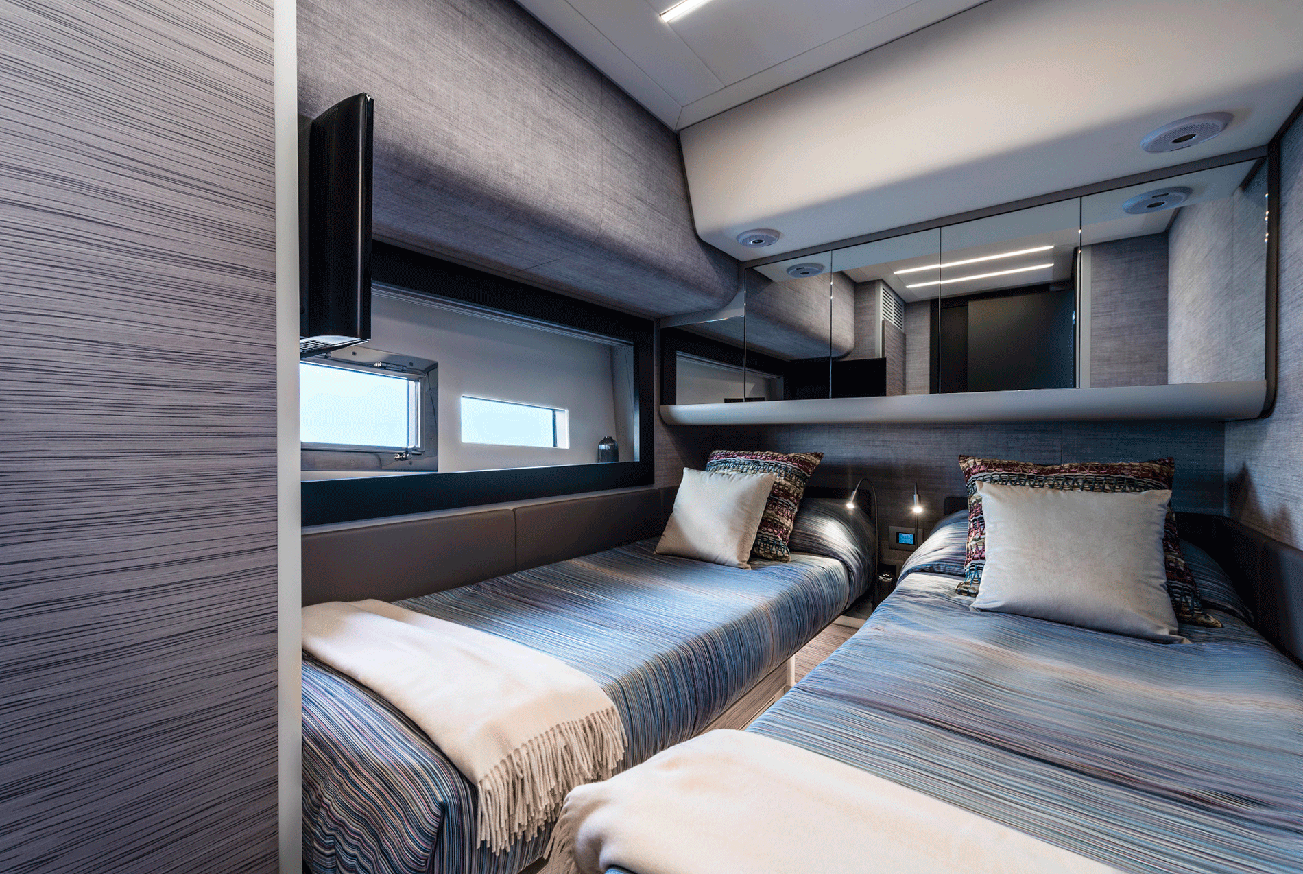 Pershing 6X | Inwards Marine | Pershing Yachts