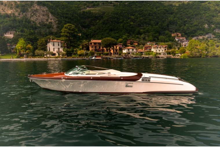 Riva 33 Aquariva 33 by Gucci | Preowned Yachts | Inwards Marine