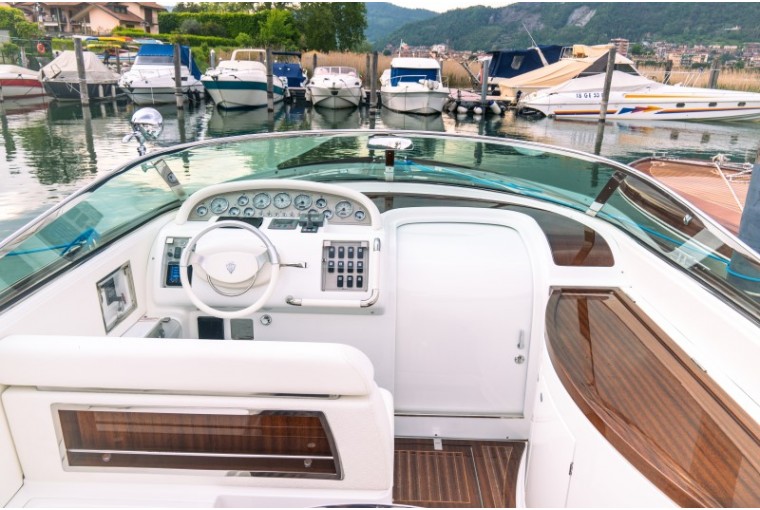 Riva 33 Aquariva 33 by Gucci | Preowned Yachts | Inwards Marine